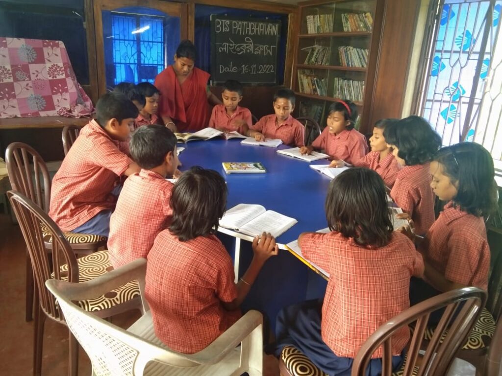 Reading Books Library - Baikunthapur Tarun Sangha (BTS)